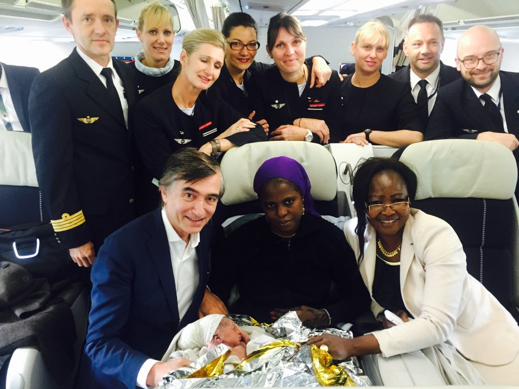 Douste-Blazy : l’ancien ministre français fait accoucher une femme en ...