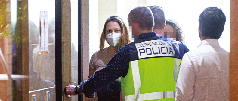 Elche : Monica Warren, 80 ans, abattue par Yolanda G. et son fils de 16 ans