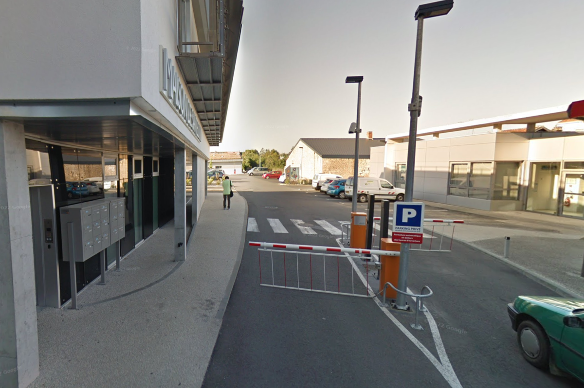 Niort : un homme écroué après avoir asséné 10 à 20 coups de couteau au ...